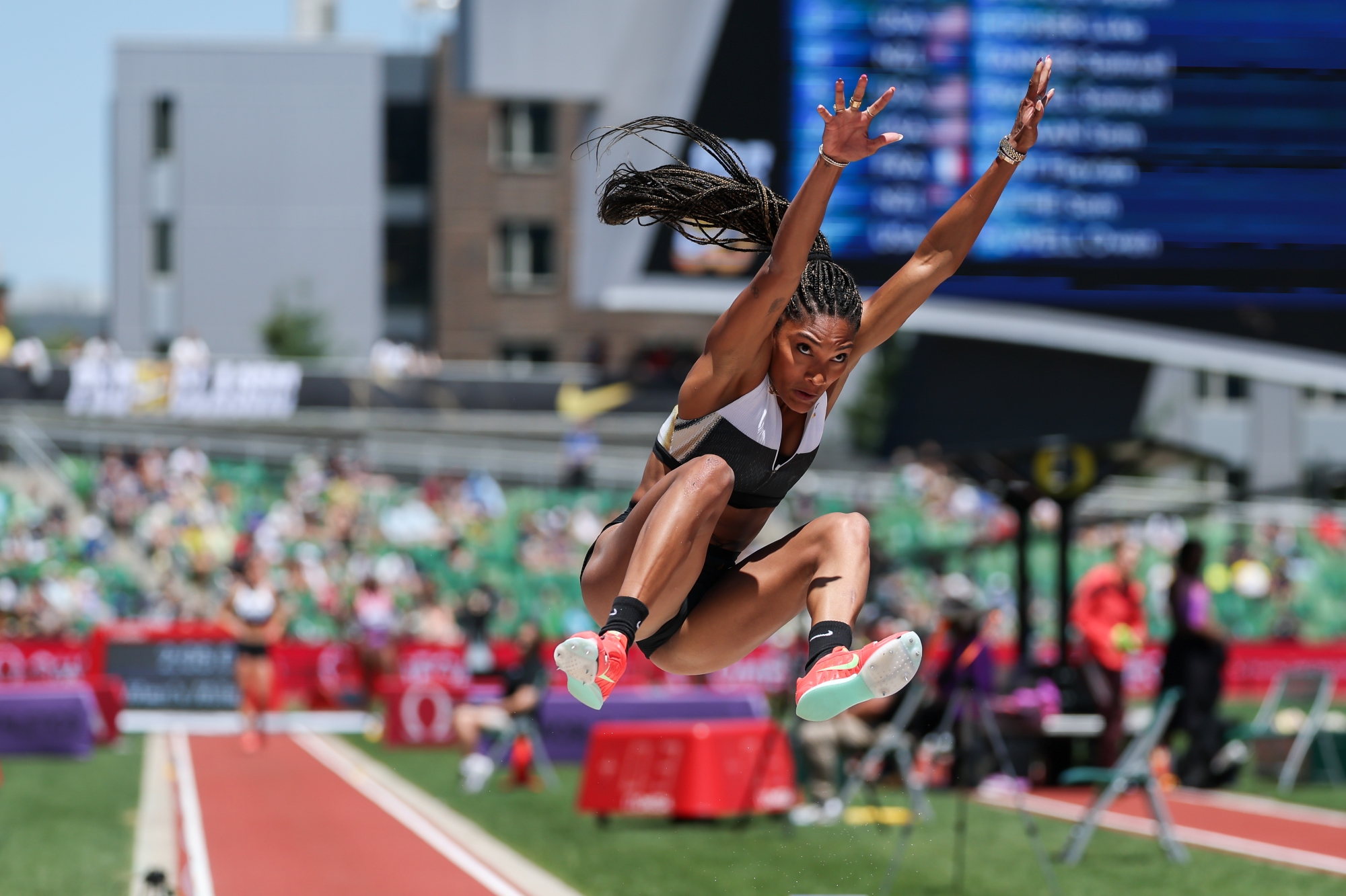 Davis-Woodhall to hit the runway in Eugene - Wanda Diamond League